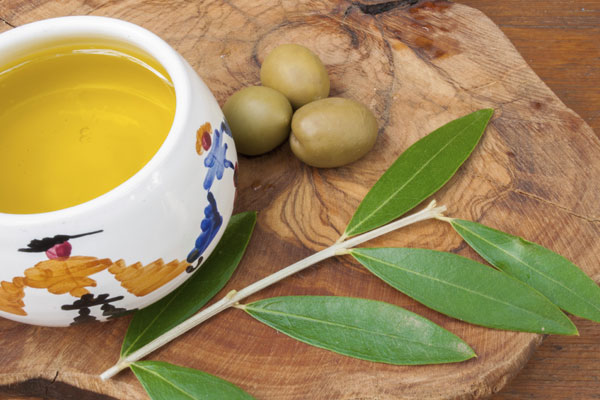 8 Amazing Benefits of Olive Leaf